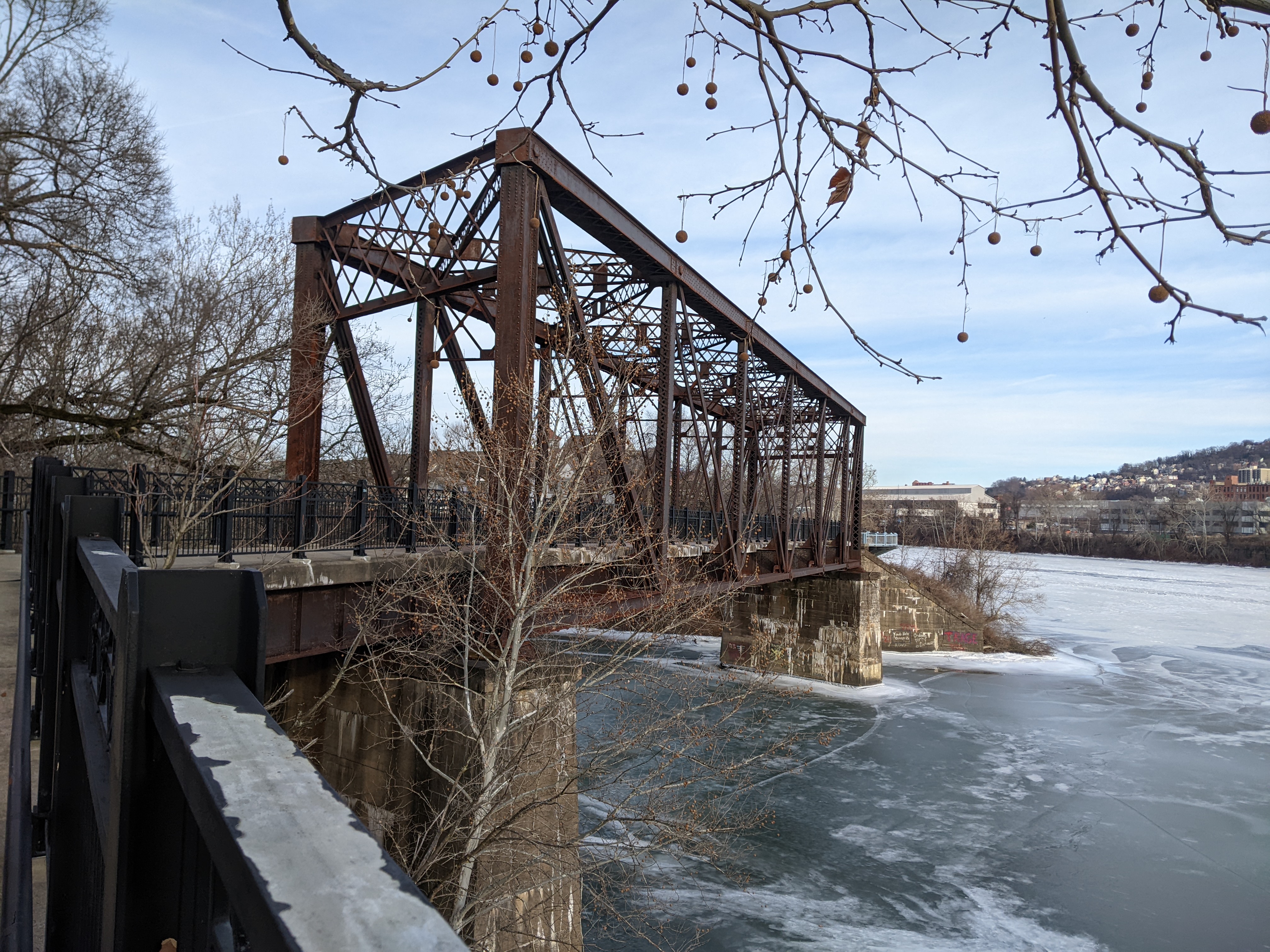 Best Pittsburgh Bridge? | urbantraipsing