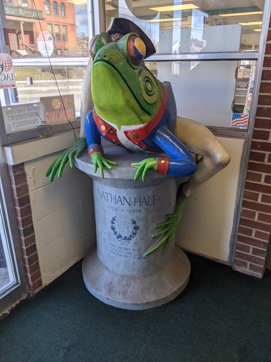 Willimantic Frog Parade 3 | urbantraipsing